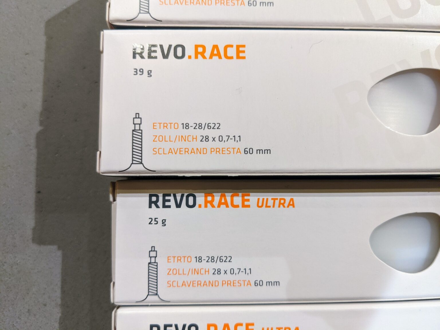 【25gの超軽量チューブ】REVOLOOP RACE ULTRA TPUチューブで軽量化 – kurocycle クロサイクル | kurocycle