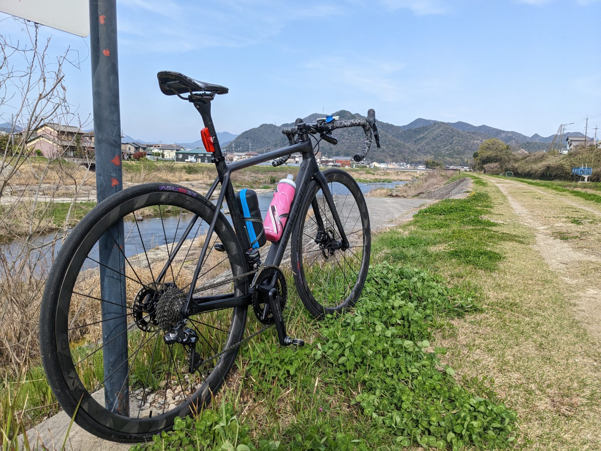 【25gの超軽量チューブ】REVOLOOP RACE ULTRA TPUチューブで軽量化 – kurocycle クロサイクル | kurocycle